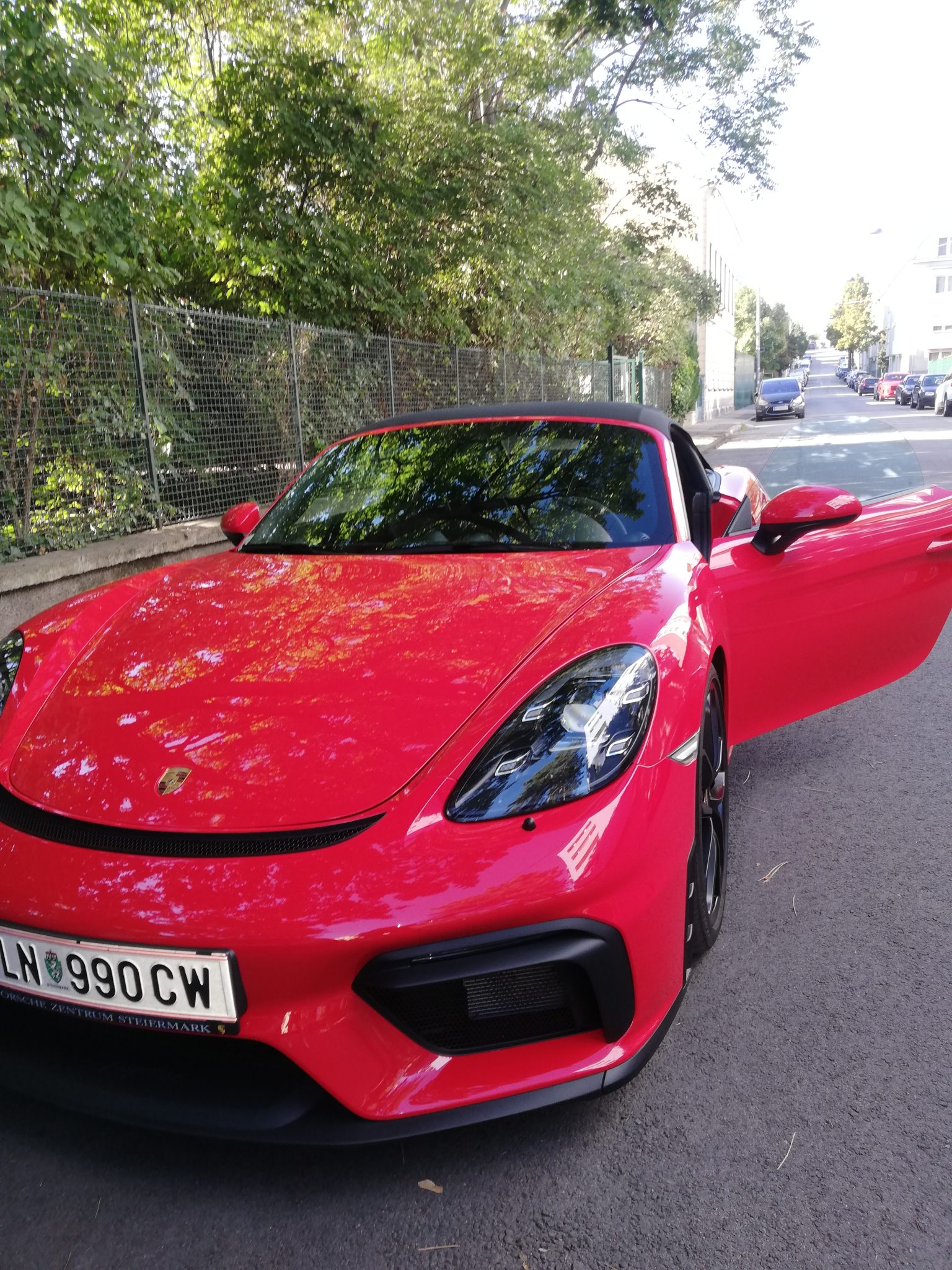 triscon sponsors a trip with a Porsche Spyder - triscon